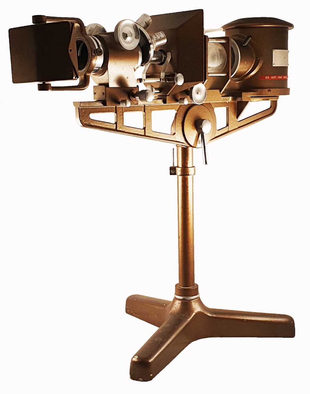 A close-up of a movie projectorDescription automatically generated