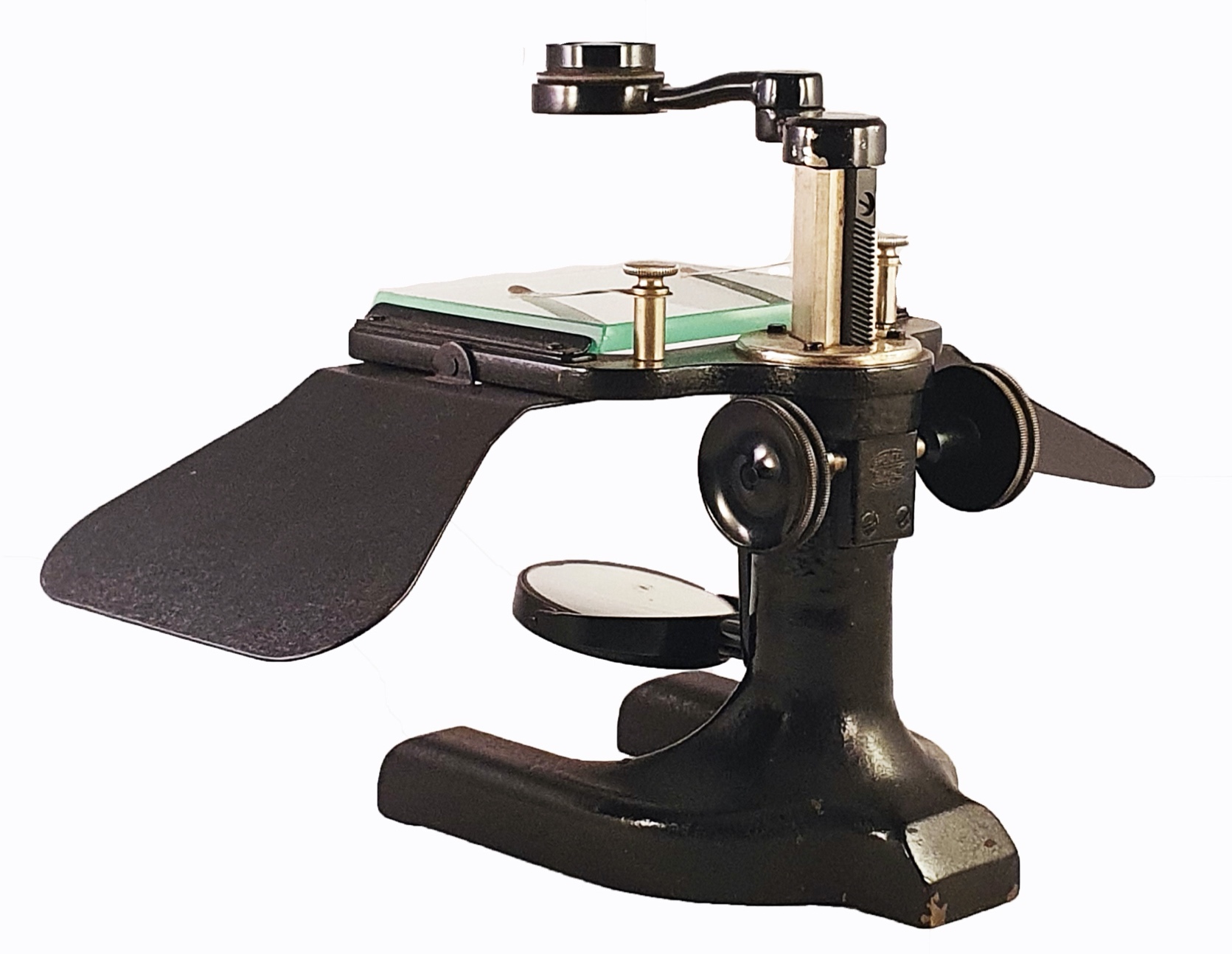 A close up of a cameraDescription automatically generated