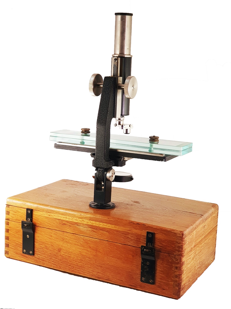 A wooden tableDescription automatically generated